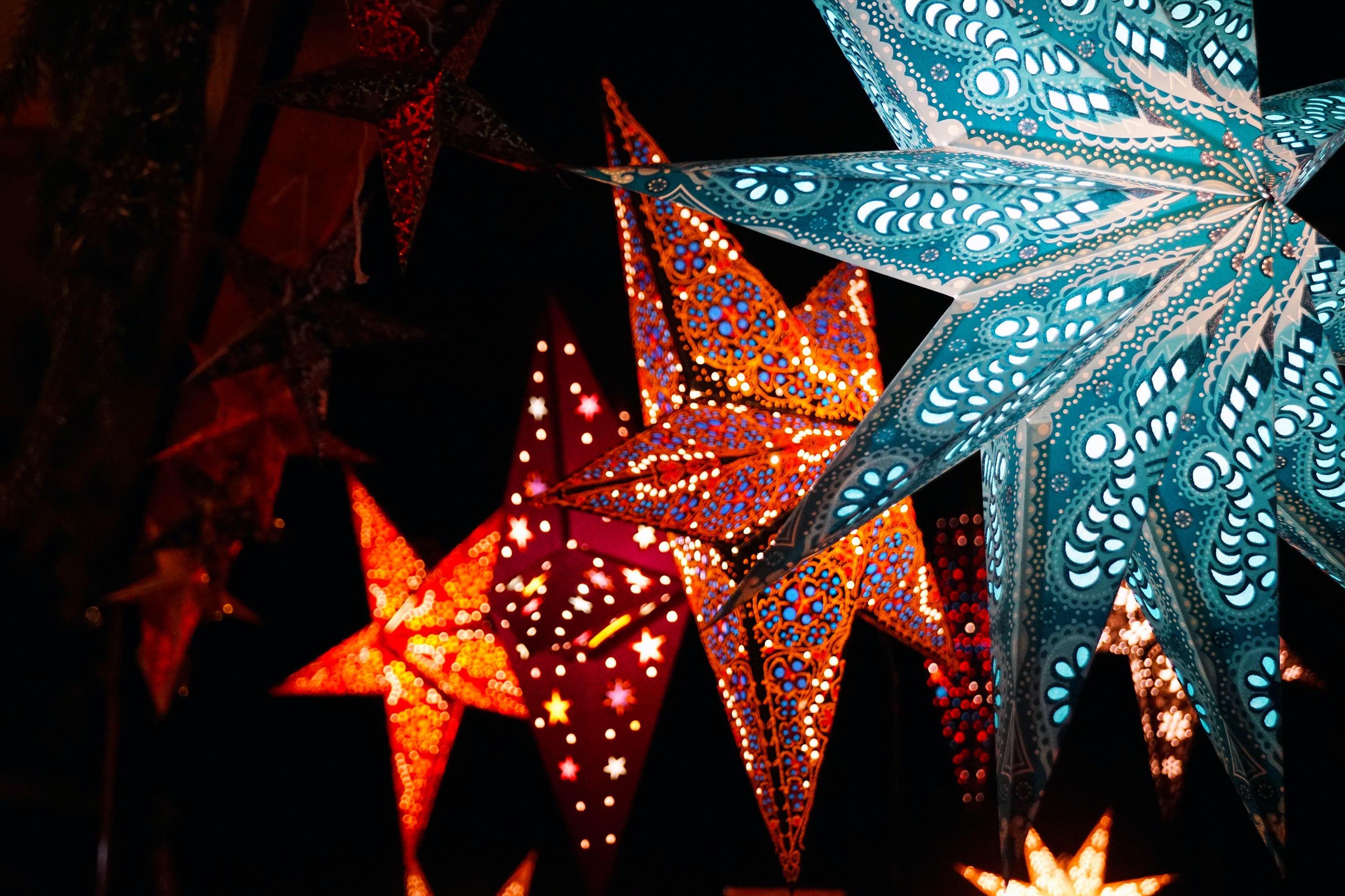The Stars That Guide: What’s a Parol? – KAYAKO Watches